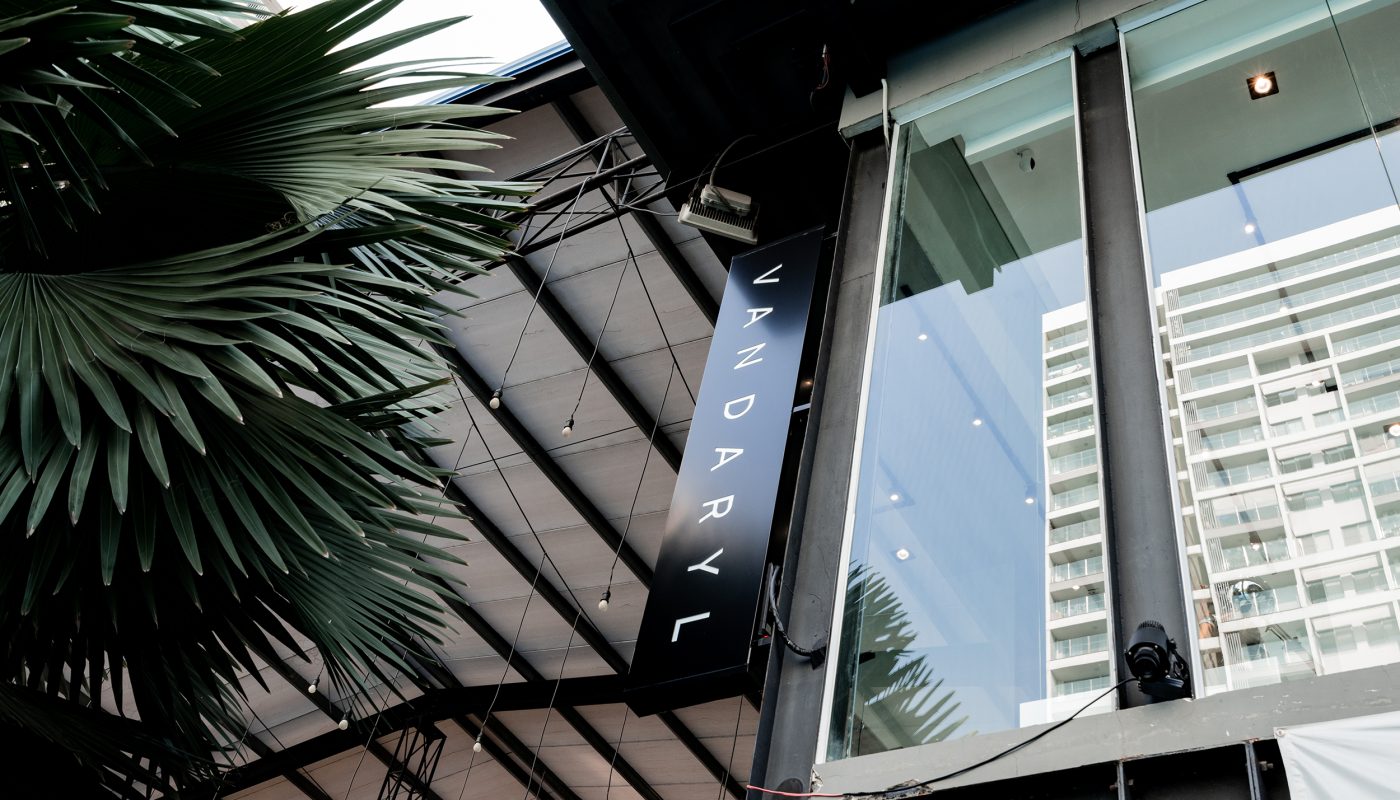 VAN DARYL GALLERY | ARTIUS Design and Construction